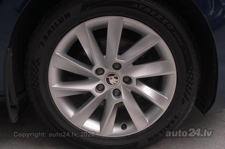 Zils Skoda SuperB 2020 Tallina, ar dzinēja tilpumu 2.00 L un nobraukumu 127 tūkst. km par 19890 €, foto 18 vietnē AUTOMOTO.COM.LV