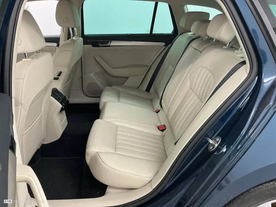 Blue Skoda SuperB 2021 in Riga, with an engine capacity of 2.00 L and mileage of 155 thousand km for 18750 €, photo 8 on AUTOMOTO.COM.LV