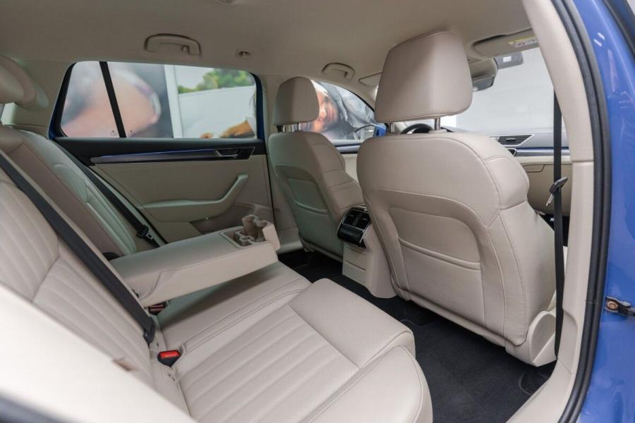 Zils Skoda SuperB 2022 Peetri, ar dzinēja tilpumu 2.00 L un nobraukumu 143 tūkst. km par 28000 €, foto 20 vietnē AUTOMOTO.COM.LV