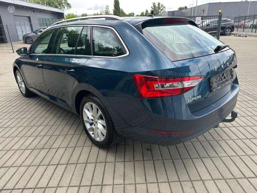 Blue Skoda SuperB 2022 in Kaunas, with an engine capacity of 1.50 L and mileage of 214 thousand km for 15900 €, photo 5 on AUTOMOTO.COM.LV