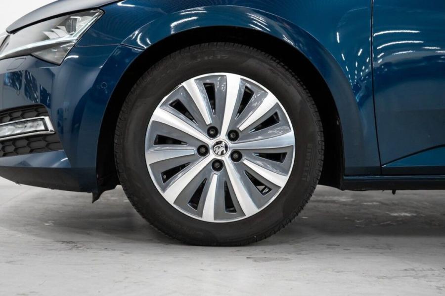 Blue Skoda SuperB 2023 in Vilnius, with an engine capacity of 2.00 L and mileage of 111 thousand km for 24900 €, photo 30 on AUTOMOTO.COM.LV