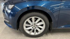 Zils Skoda SuperB 2023 Rīga, ar dzinēja tilpumu 1.50 L un nobraukumu 49 tūkst. km par 2540000 €, foto 7 vietnē AUTOMOTO.COM.LV