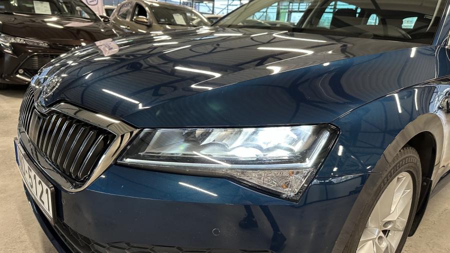 Zils Skoda SuperB 2023 Rīga, ar dzinēja tilpumu 1.50 L un nobraukumu 49 tūkst. km par 2540000 €, foto 8 vietnē AUTOMOTO.COM.LV