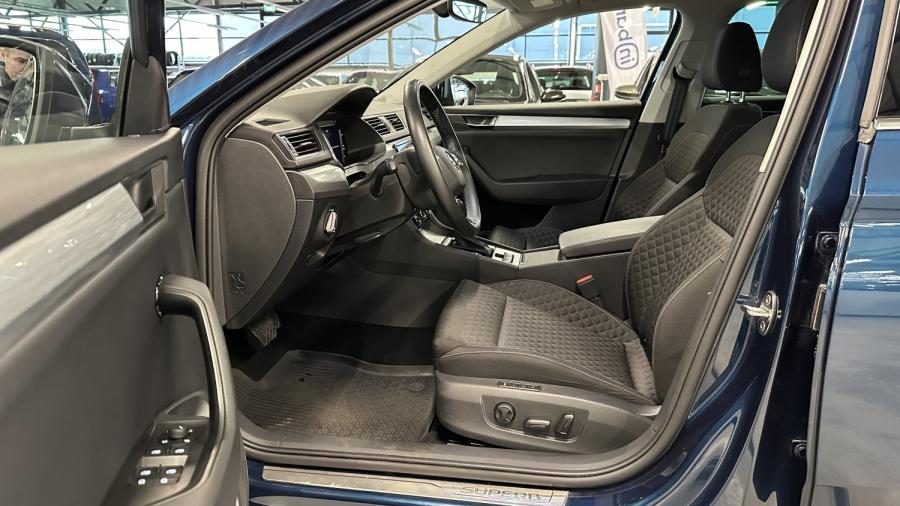 Zils Skoda SuperB 2023 Rīga, ar dzinēja tilpumu 1.50 L un nobraukumu 49 tūkst. km par 2540000 €, foto 10 vietnē AUTOMOTO.COM.LV