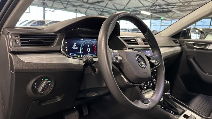Zils Skoda SuperB 2023 Rīga, ar dzinēja tilpumu 1.50 L un nobraukumu 49 tūkst. km par 2540000 €, foto 19 vietnē AUTOMOTO.COM.LV