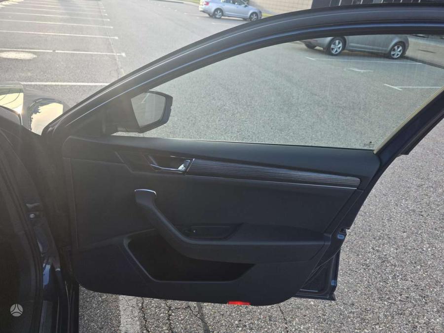 Blue Skoda SuperB 2023 in Kaunas, with an engine capacity of 1.40 L and mileage of 69 thousand km for 23000 €, photo 15 on AUTOMOTO.COM.LV