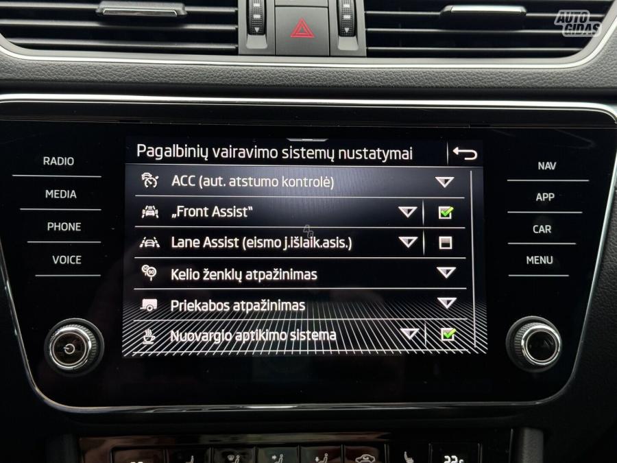 Zils Skoda SuperB 2023 Viļņa, ar dzinēja tilpumu 2.00 L un nobraukumu 218 tūkst. km par 16999 €, foto 38 vietnē AUTOMOTO.COM.LV