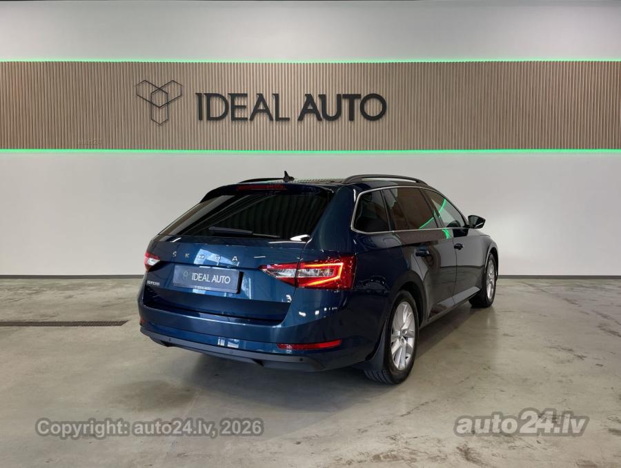 Zils Skoda SuperB 2024 Tallina, ar dzinēja tilpumu 1.50 L un nobraukumu 56 tūkst. km par 24990 €, foto 5 vietnē AUTOMOTO.COM.LV