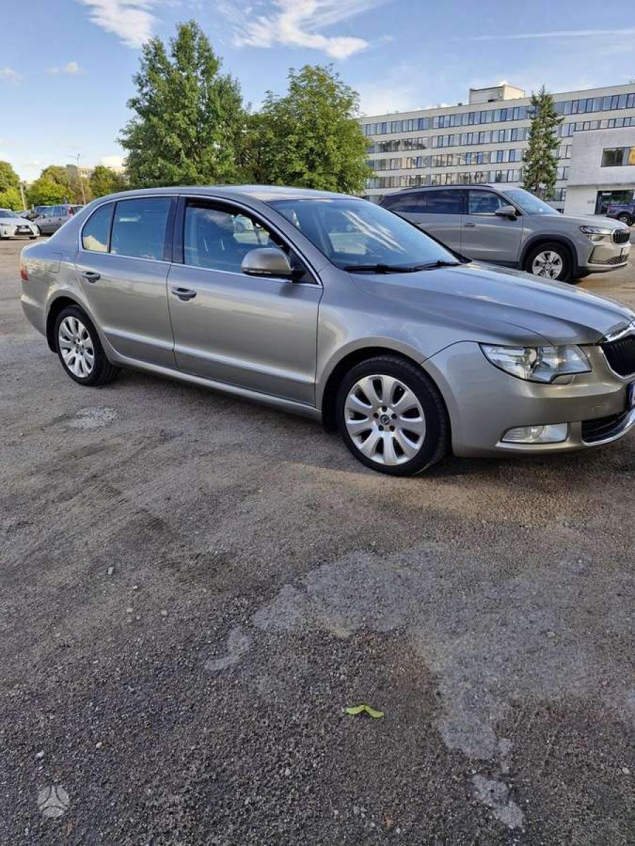 Brown Skoda SuperB 2009 in Vilnius, with an engine capacity of 1.80 L and mileage of 280 thousand km for 2650 €, photo 3 on AUTOMOTO.COM.LV