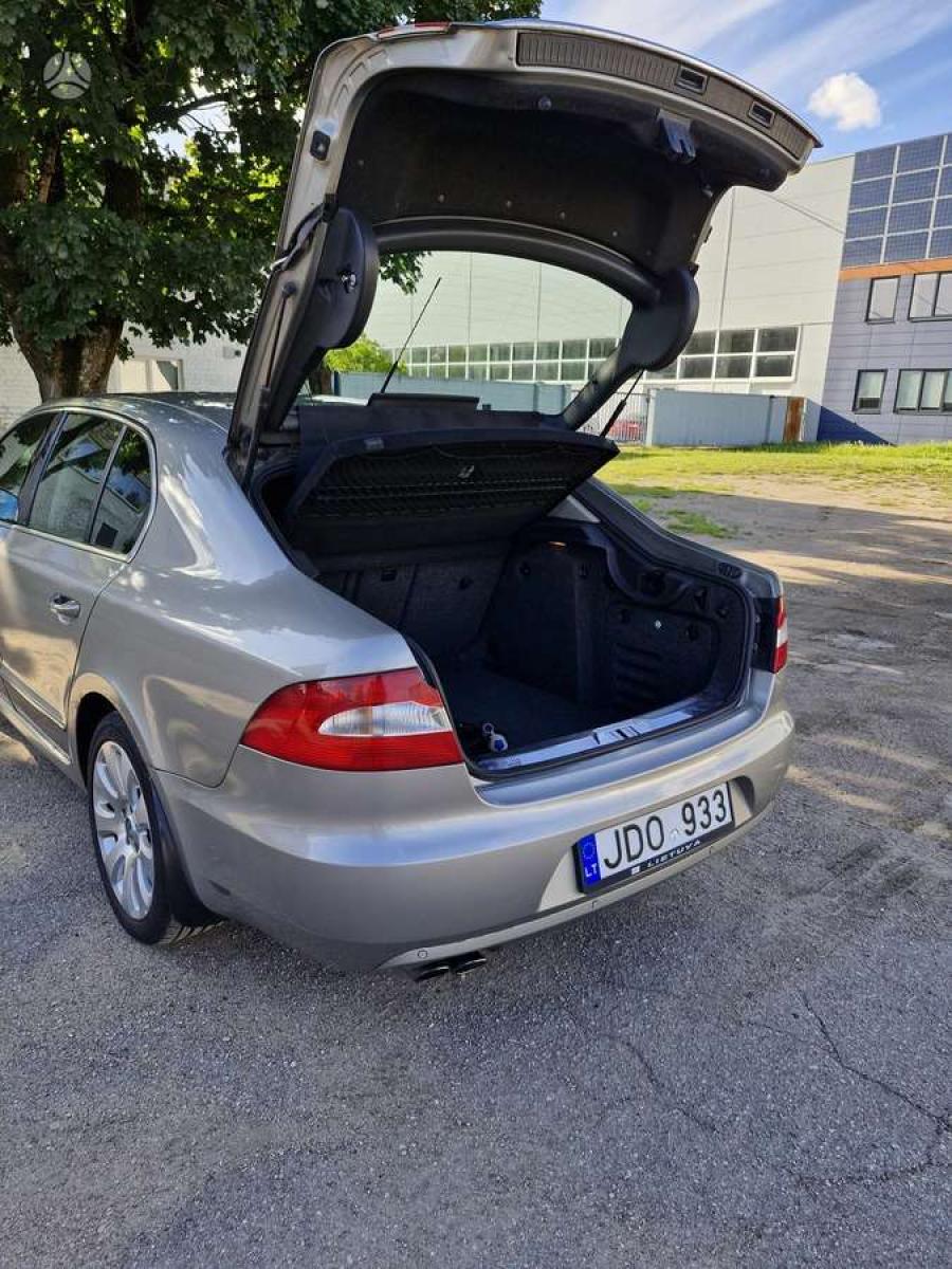 Brown Skoda SuperB 2009 in Vilnius, with an engine capacity of 1.80 L and mileage of 280 thousand km for 2650 €, photo 5 on AUTOMOTO.COM.LV
