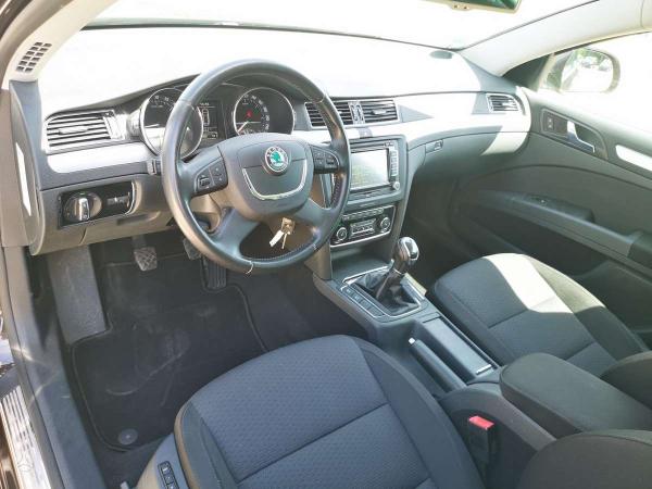 Brown Skoda SuperB 2013 in Radviliskis, with an engine capacity of 1.97 L and mileage of 254 thousand km for 6750 €, photo 10 on AUTOMOTO.COM.LV