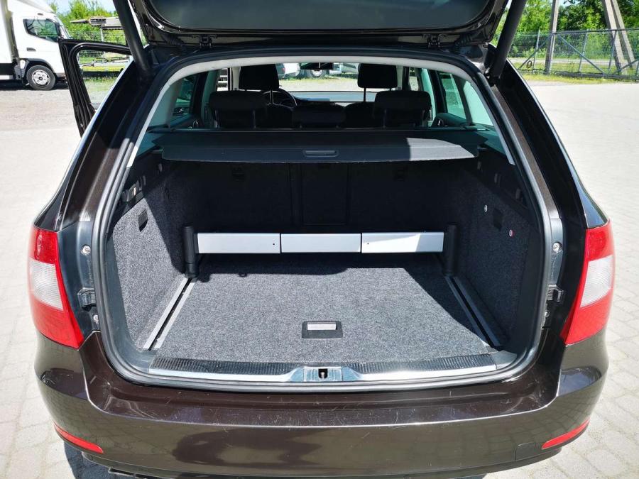 Brown Skoda SuperB 2013 in Radviliskis, with an engine capacity of 1.97 L and mileage of 254 thousand km for 6750 €, photo 18 on AUTOMOTO.COM.LV