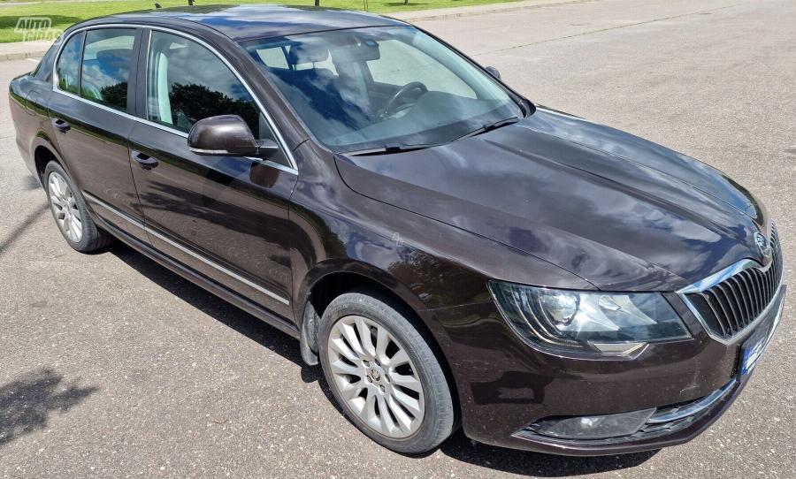 Brown Skoda SuperB 2013 in Utena, with an engine capacity of 2.00 L and mileage of 158 thousand km for 7999 €, photo 7 on AUTOMOTO.COM.LV