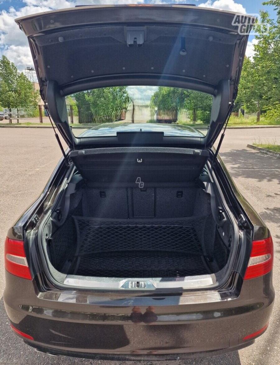 Brown Skoda SuperB 2013 in Utena, with an engine capacity of 2.00 L and mileage of 158 thousand km for 7999 €, photo 12 on AUTOMOTO.COM.LV