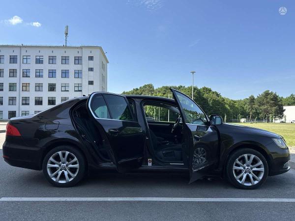 Brūns Skoda SuperB 2014 Kauņa, ar dzinēja tilpumu 1.97 L un nobraukumu 3915 tūkst. km par 6000 €, foto 2 vietnē AUTOMOTO.COM.LV