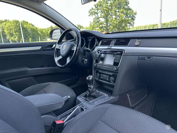Brūns Skoda SuperB 2014 Kauņa, ar dzinēja tilpumu 1.97 L un nobraukumu 3915 tūkst. km par 6000 €, foto 8 vietnē AUTOMOTO.COM.LV