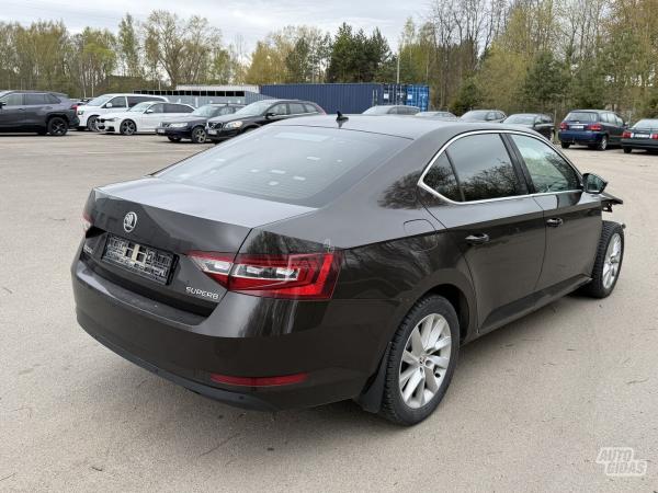 Brūns Skoda SuperB 2016 Panevēža, ar dzinēja tilpumu 2.00 L un nobraukumu 346 tūkst. km par 6200 €, foto 5 vietnē AUTOMOTO.COM.LV