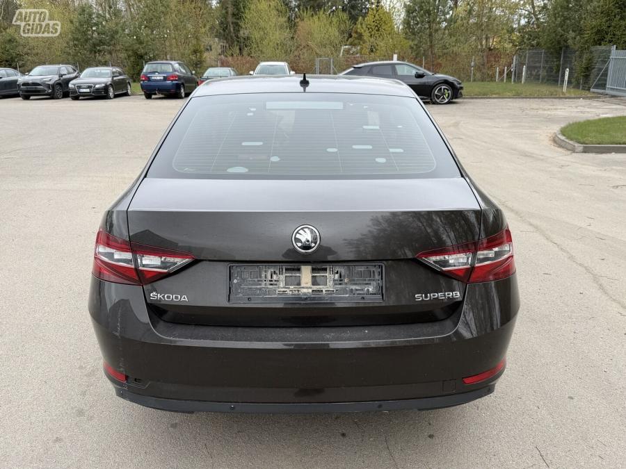 Brūns Skoda SuperB 2016 Panevēža, ar dzinēja tilpumu 2.00 L un nobraukumu 346 tūkst. km par 5950 €, foto 8 vietnē AUTOMOTO.COM.LV