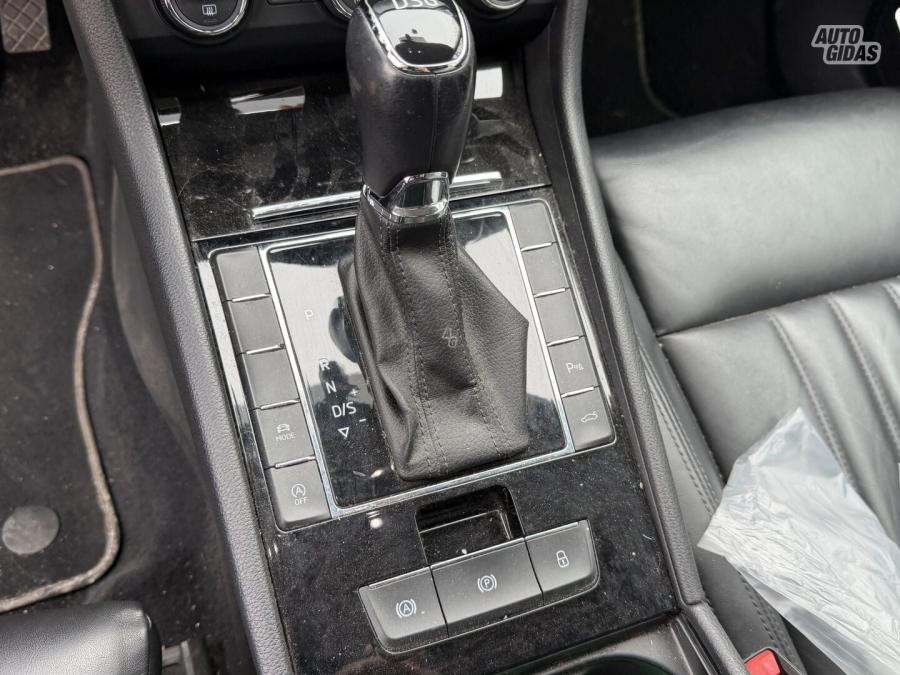 Brūns Skoda SuperB 2016 Panevēža, ar dzinēja tilpumu 2.00 L un nobraukumu 346 tūkst. km par 5950 €, foto 17 vietnē AUTOMOTO.COM.LV