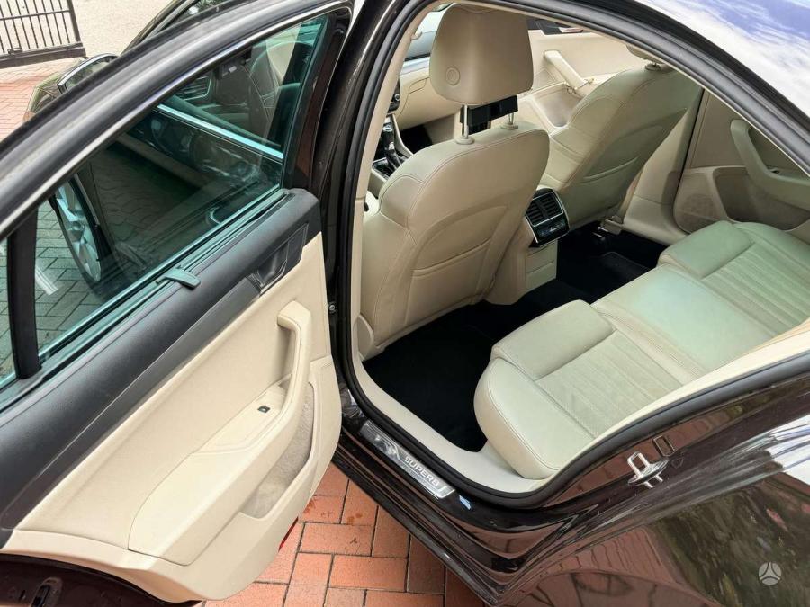 Brown Skoda SuperB 2016 in Vilnius, with an engine capacity of 1.98 L and mileage of 153 thousand km for 12500 €, photo 17 on AUTOMOTO.COM.LV