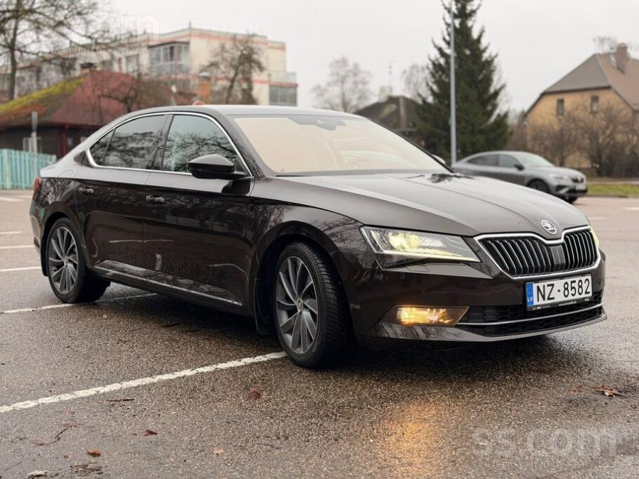 Brown Skoda SuperB 2018 in Riga, with an engine capacity of 2.00 L and mileage of 167 thousand km for 16900 €, photo 4 on AUTOMOTO.COM.LV