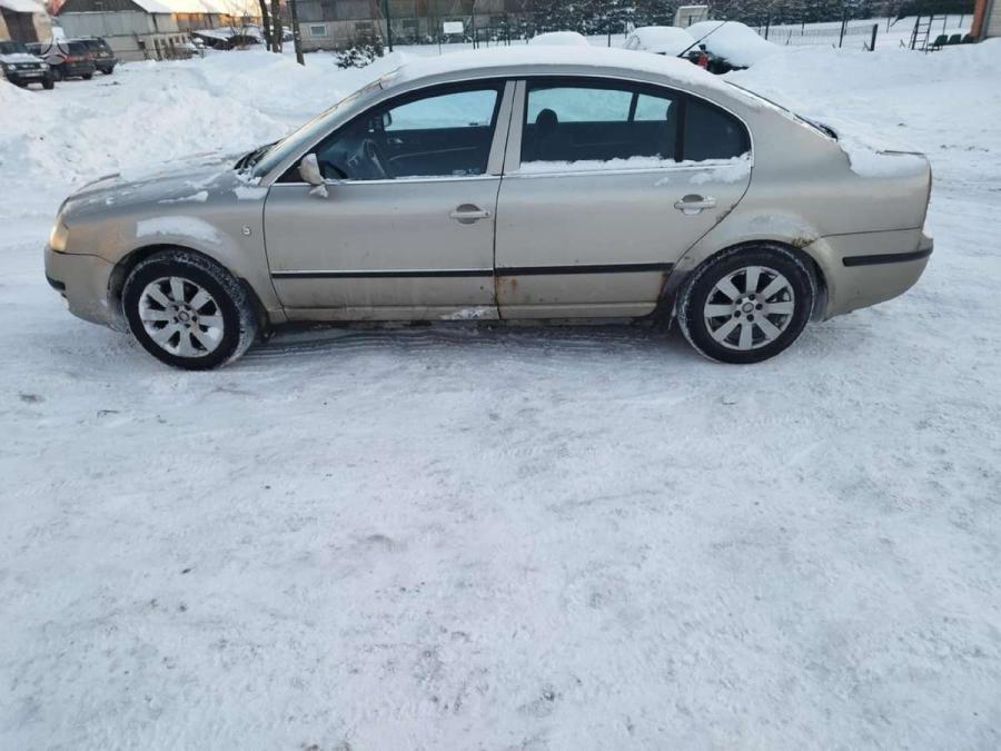 Brown Skoda SuperB 2005 in Siauliai, with an engine capacity of 1.97 L and mileage of 288 thousand km for 750 €, photo 3 on AUTOMOTO.COM.LV