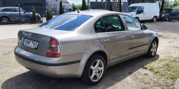 Brūns Skoda SuperB 2007 Kauņa, ar dzinēja tilpumu 1.97 L un nobraukumu 280 tūkst. km par 1450 €, foto 5 vietnē AUTOMOTO.COM.LV