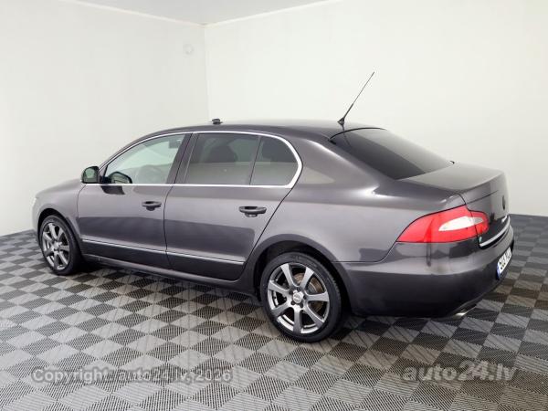 Brūns Skoda SuperB 2008 Tallina, ar dzinēja tilpumu 2.00 L un nobraukumu 188 tūkst. km par 3999 €, foto 4 vietnē AUTOMOTO.COM.LV