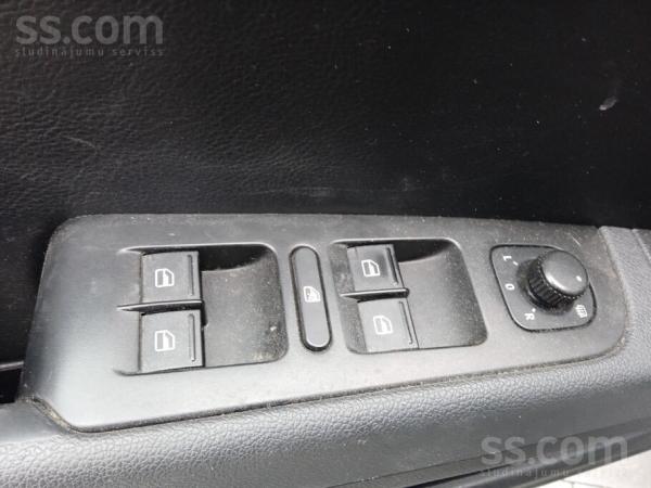 Brown Skoda SuperB 2008 in Riga, with an engine capacity of 1.80 L and mileage of 256 thousand km for 4450 €, photo 10 on AUTOMOTO.COM.LV