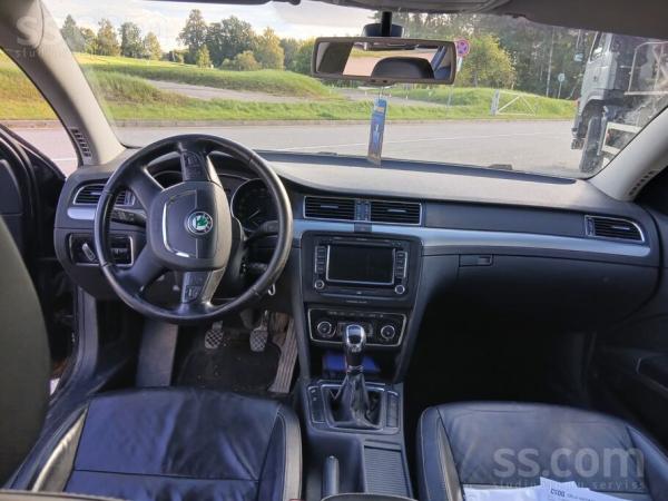 Шкода Суперб 2008 в Тукумс на AUTOMOTO.COM.LV Коричневый Шкода Суперб 2008 в Тукумс, объемом двигателя 1.80 л и пробегом 364 тыс. км за 4000 €, фото 9 на AUTOMOTO.COM.LV