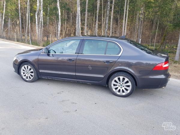 Brown Skoda SuperB 2009 in Vilnius, with an engine capacity of 1.80 L and mileage of 299 thousand km for 2150 €, photo 5 on AUTOMOTO.COM.LV