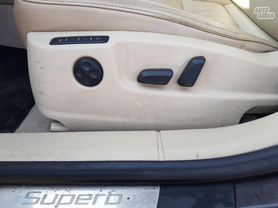 Brūns Skoda SuperB 2009 Viļņa, ar dzinēja tilpumu 1.80 L un nobraukumu 299 tūkst. km par 2099 €, foto 15 vietnē AUTOMOTO.COM.LV