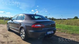 Brown Skoda SuperB 2009 in Daugavpils, with an engine capacity of 2.00 L and mileage of 384 thousand km for 3200 €, photo 5 on AUTOMOTO.COM.LV