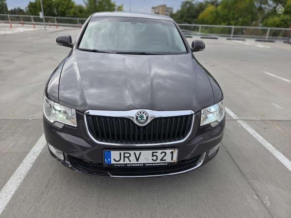 Шкода Суперб 2009 в Вильнюс на AUTOMOTO.COM.LV Коричневый Шкода Суперб 2009 в Вильнюс, объемом двигателя 1.97 л и пробегом 455 тыс. км за 2700 €, фото 3 на AUTOMOTO.COM.LV