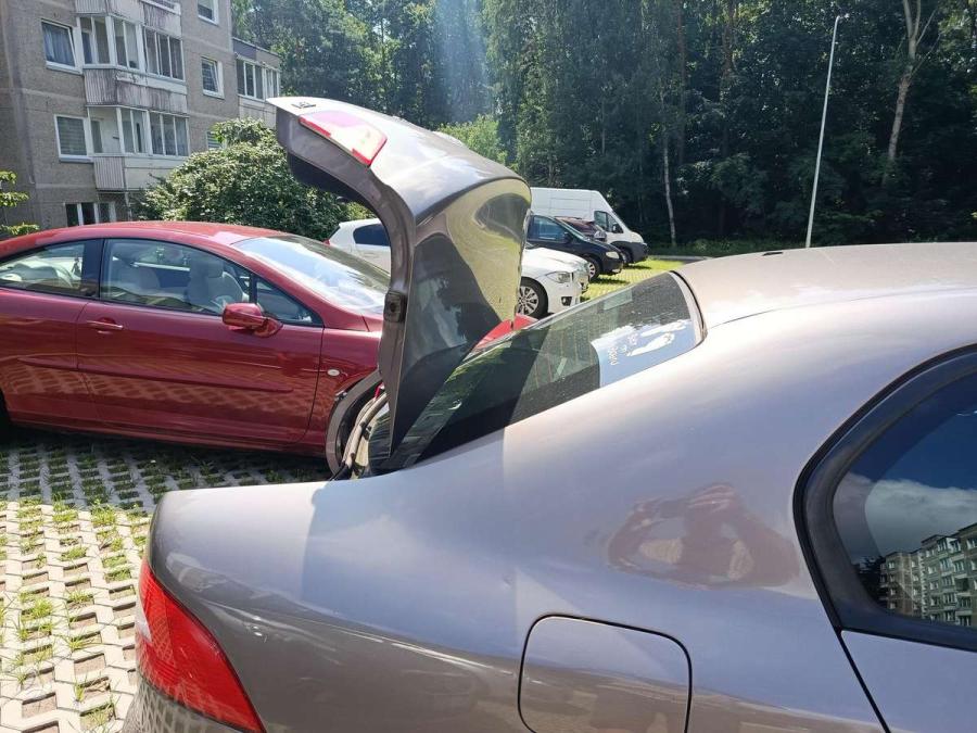 Brūns Skoda SuperB 2011 Viļņa, ar dzinēja tilpumu 1.80 L un nobraukumu 164 tūkst. km par 1500 €, foto 14 vietnē AUTOMOTO.COM.LV