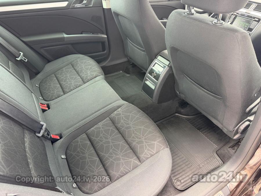 Brown Skoda SuperB 2013 in Viljandi, with an engine capacity of 1.80 L and mileage of 136 thousand km for 7290 €, photo 12 on AUTOMOTO.COM.LV