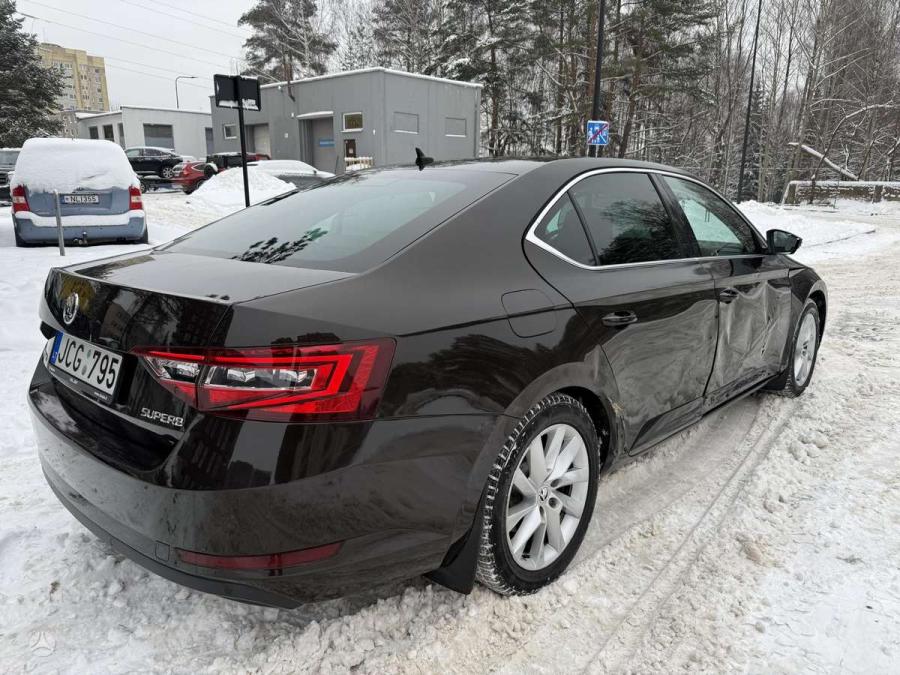 Brūns Skoda SuperB 2016 Viļņa, ar dzinēja tilpumu 1.99 L un nobraukumu 204 tūkst. km par 8800 €, foto 7 vietnē AUTOMOTO.COM.LV