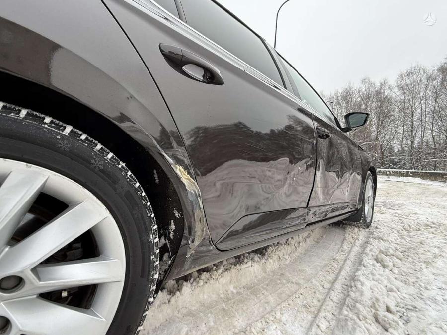 Brown Skoda SuperB 2016 in Vilnius, with an engine capacity of 2.00 L and mileage of 204 thousand km for 8800 €, photo 12 on AUTOMOTO.COM.LV