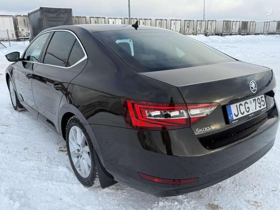 Brown Skoda SuperB 2016 in Vilnius, with an engine capacity of 2.00 L and mileage of 204 thousand km for 8700 €, photo 3 on AUTOMOTO.COM.LV
