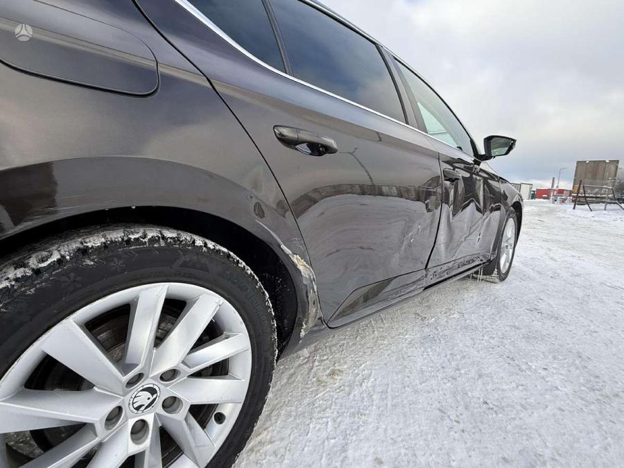Brown Skoda SuperB 2016 in Vilnius, with an engine capacity of 2.00 L and mileage of 204 thousand km for 8700 €, photo 10 on AUTOMOTO.COM.LV