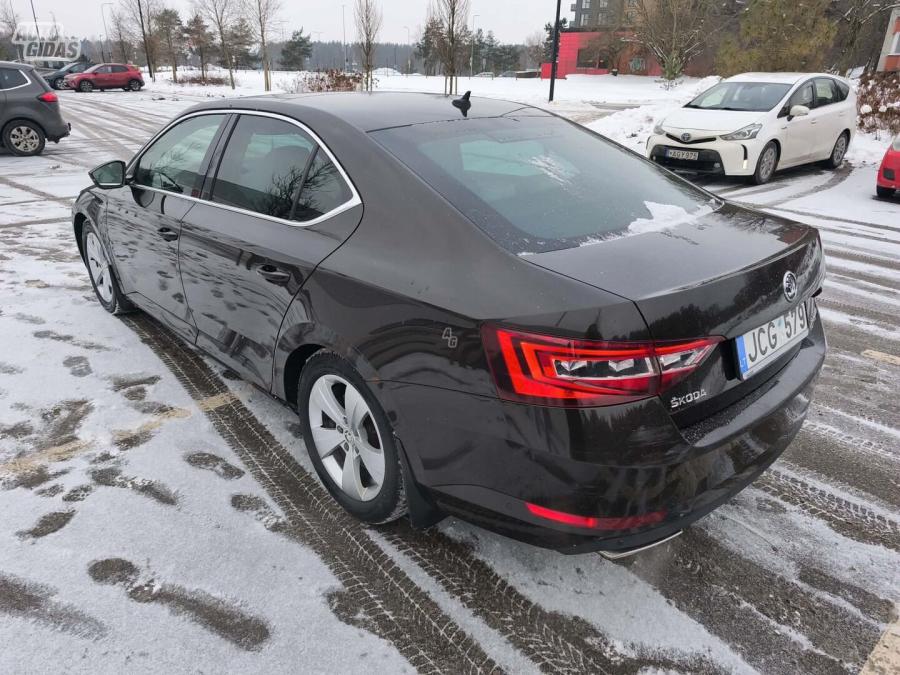 Brown Skoda SuperB 2016 in Vilnius, with an engine capacity of 2.00 L and mileage of 226 thousand km for 9950 €, photo 5 on AUTOMOTO.COM.LV