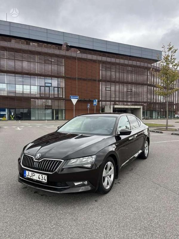 Brown Skoda SuperB 2016 in Vilnius, with an engine capacity of 1.80 L and mileage of 200 thousand km for 12500 €, photo 1 on AUTOMOTO.COM.LV
