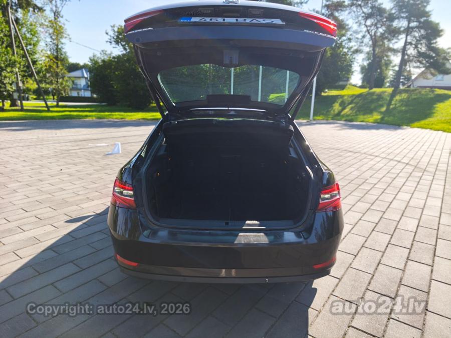 Brūns Skoda SuperB 2016 Rapla, ar dzinēja tilpumu 2.00 L un nobraukumu 258 tūkst. km par 12999 €, foto 6 vietnē AUTOMOTO.COM.LV