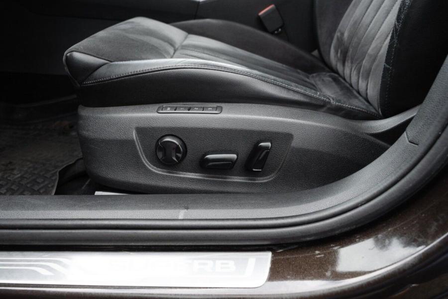 Brown Skoda SuperB 2016 in Riga, with an engine capacity of 2.00 L and mileage of 182 thousand km for 12500 €, photo 11 on AUTOMOTO.COM.LV