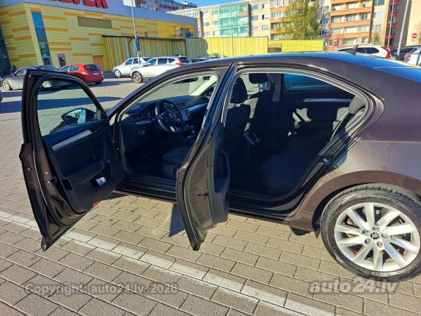Brūns Skoda SuperB 2017 Tallina, ar dzinēja tilpumu 1.40 L un nobraukumu 92 tūkst. km par 15500 €, foto 10 vietnē AUTOMOTO.COM.LV