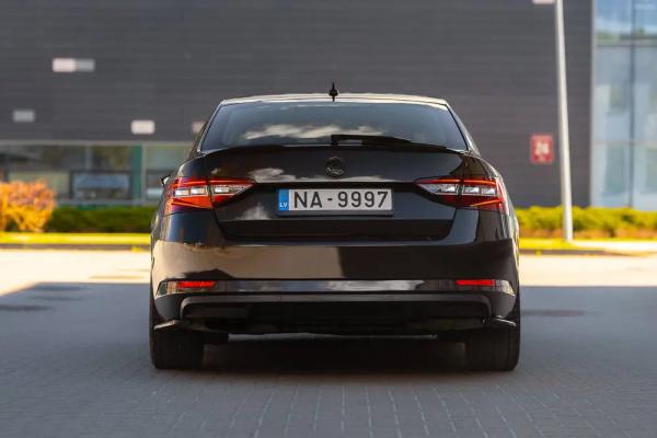 Brown Skoda SuperB 2017 in Jelgava, with an engine capacity of 2.00 L and mileage of 204 thousand km for 14900 €, photo 6 on AUTOMOTO.COM.LV