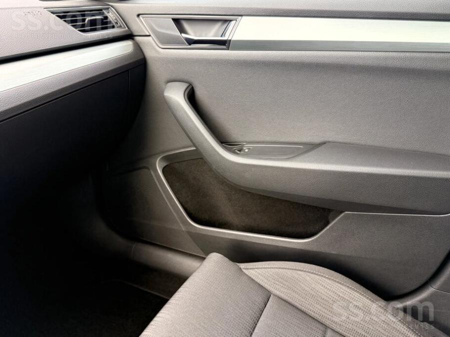 Brown Skoda SuperB 2019 in Riga, with an engine capacity of 2.00 L and mileage of 214 thousand km for 13490 €, photo 13 on AUTOMOTO.COM.LV