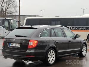 Brown Skoda SuperB 2010 in Riga, with an engine capacity of 3.60 L and mileage of 208 thousand km for 4300 €, photo 3 on AUTOMOTO.COM.LV