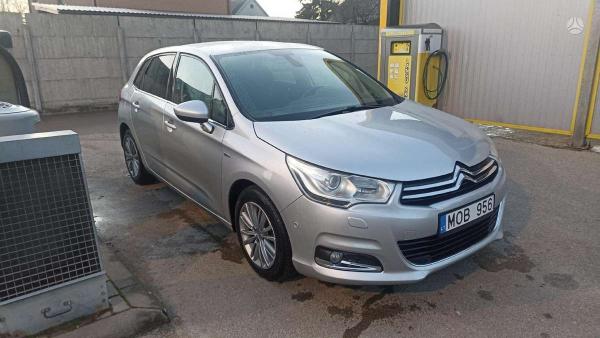 Brown Skoda SuperB 2010 in Taurage, with an engine capacity of 1.60 L and mileage of 146 thousand km for 3000 €, photo 1 on AUTOMOTO.COM.LV