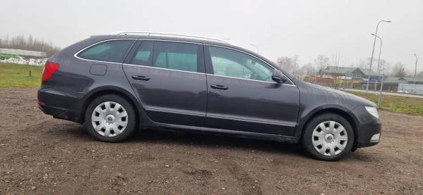 Brūns Skoda SuperB 2010 Daugavpils, ar dzinēja tilpumu 2.00 L un nobraukumu 275 tūkst. km par 4250 €, foto 6 vietnē AUTOMOTO.COM.LV